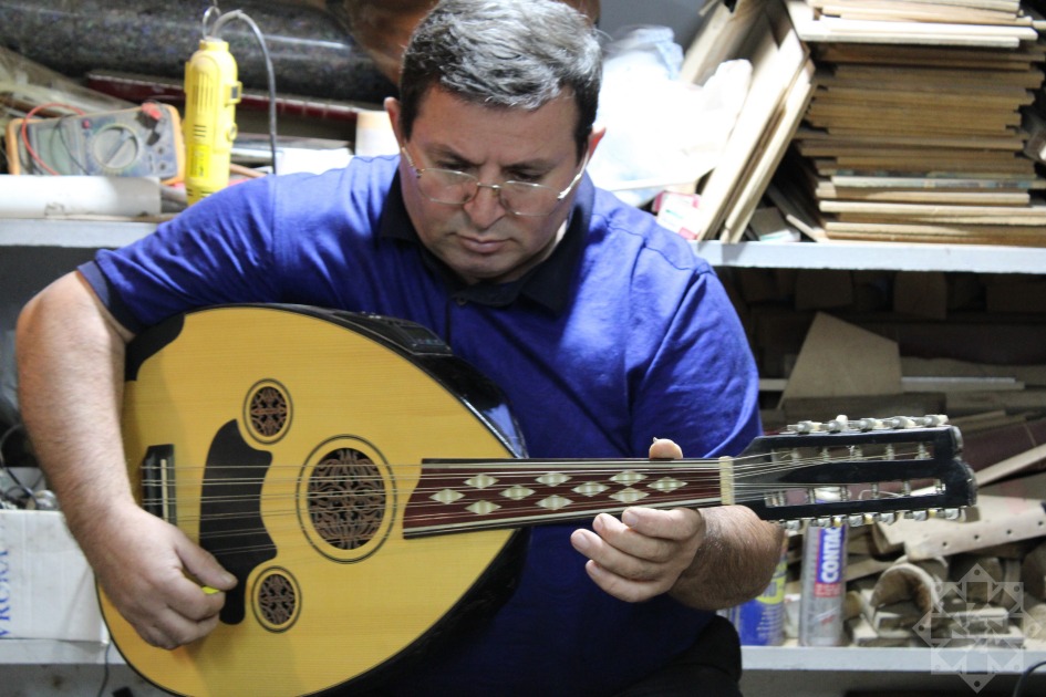 Cómo el arte de fabricar instrumentos musicales mantiene viva la ...