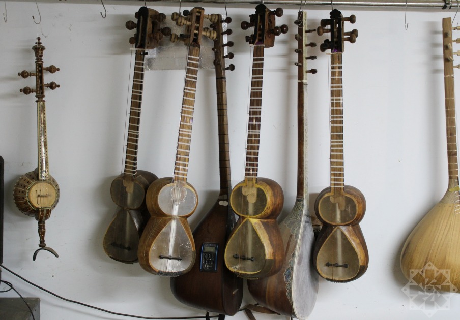 Cómo el arte de fabricar instrumentos musicales mantiene viva la ...